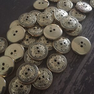 8 X Vintage Gold Toned Ornate Buttons. 15mm. - Etsy