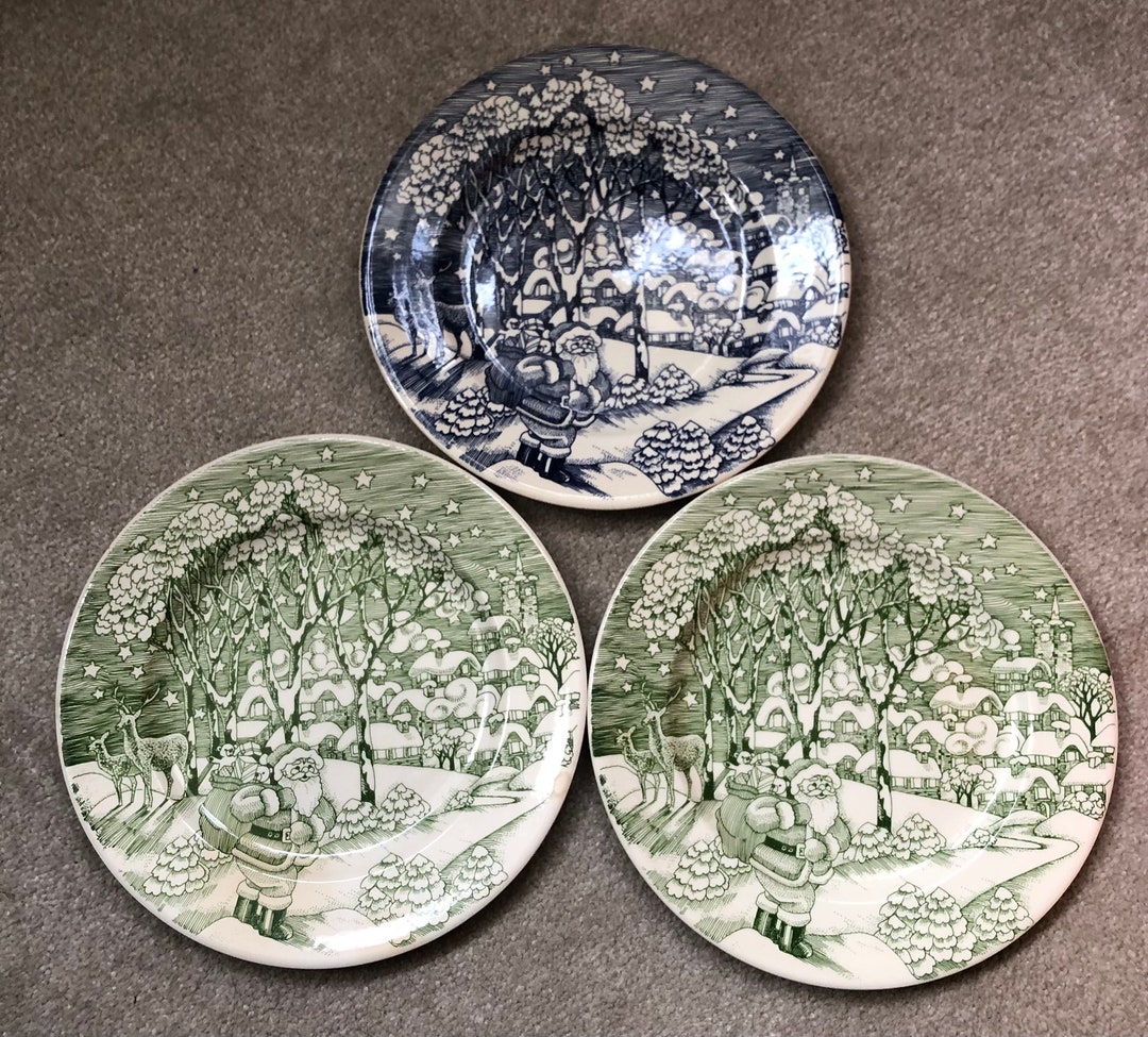 Vintage EIT Christmas Blue/white or Green/white Plates. - Etsy