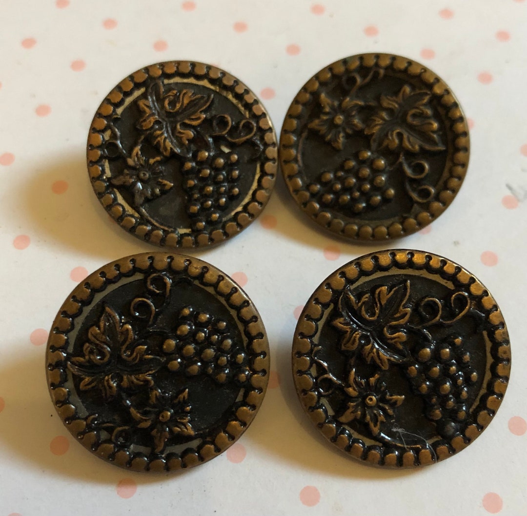 4 X Beautiful Antique Grape Vine Buttons. 26mm - Etsy