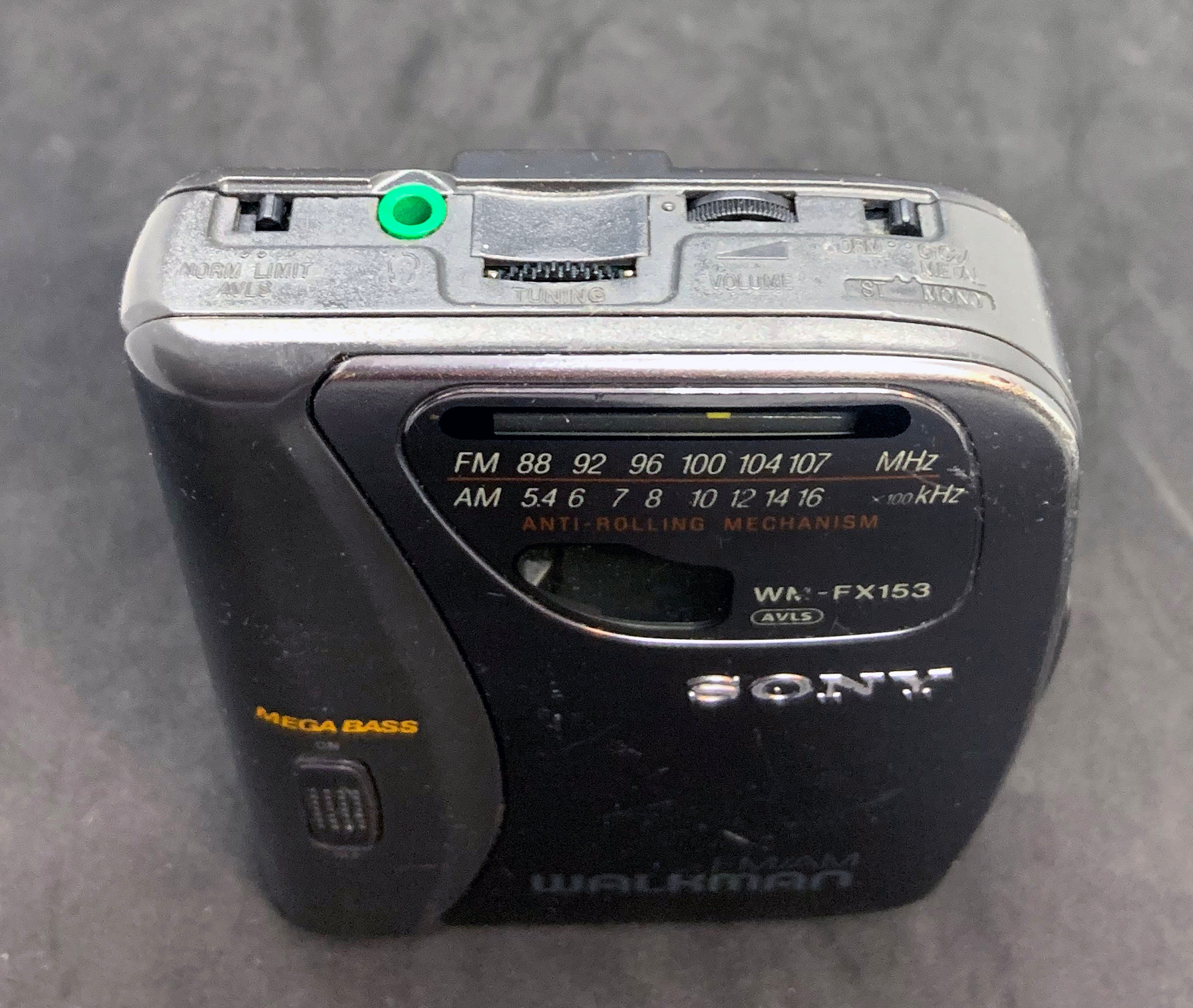 90s SONY Walkman / Cassette Player With AM/FM Radio & Belt 90s SONY Walkman / Cassette Player With AM/FM Radio & Belt