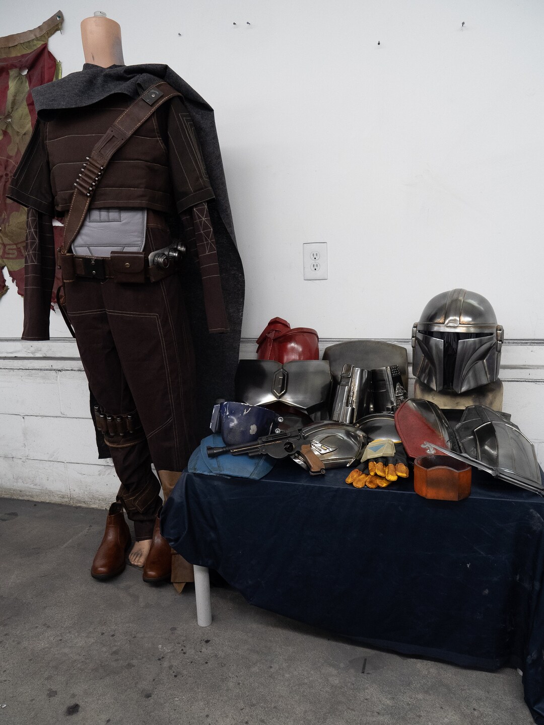 Mandalorian Inspired "beskar Steel" Deluxe Package Prototype - Etsy