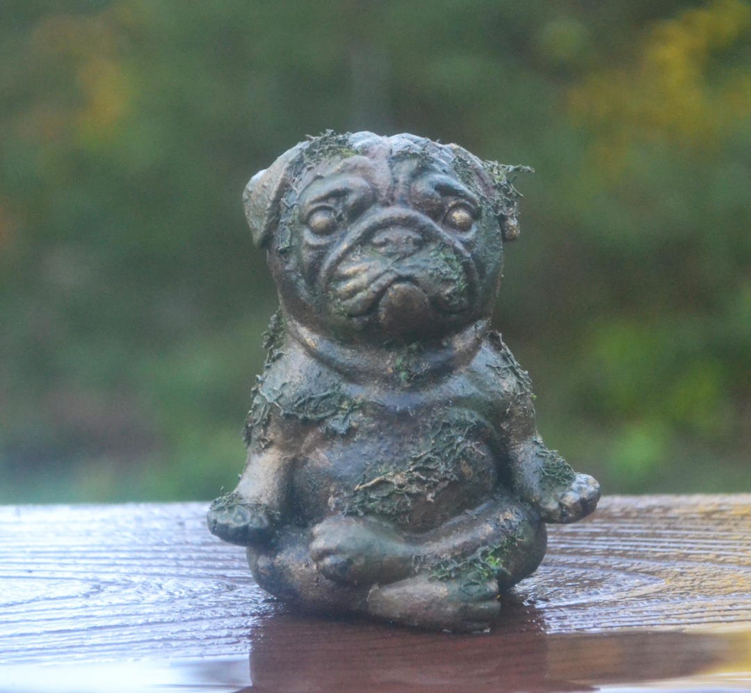 Moss Pug Statue, Camouflage Hunting Gift for Dad, Old, Worn-out Ugly ...