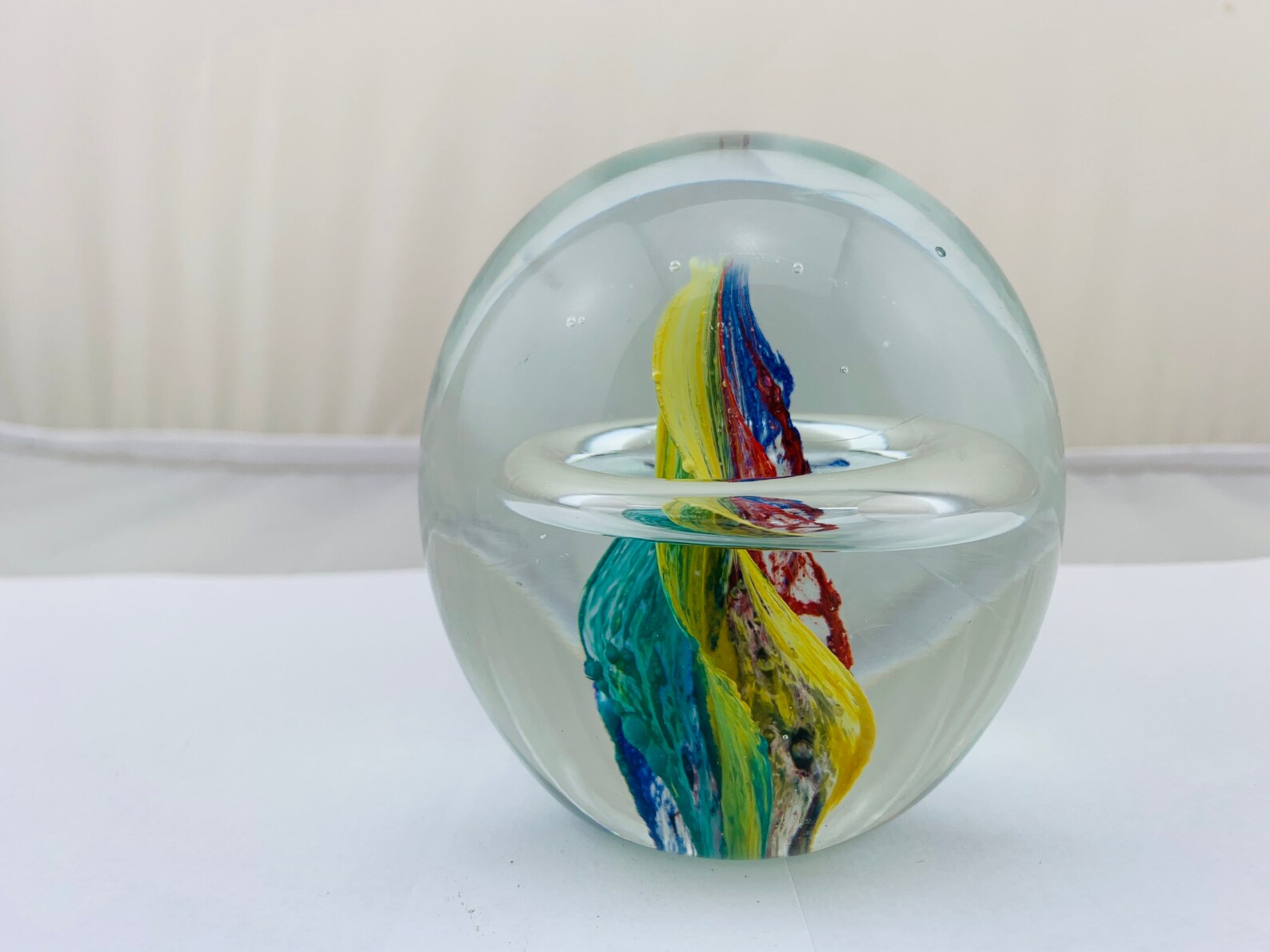 Gorgeous Vintage Hand Blown Clear Glass Paperweight With a Mesmerizing ...