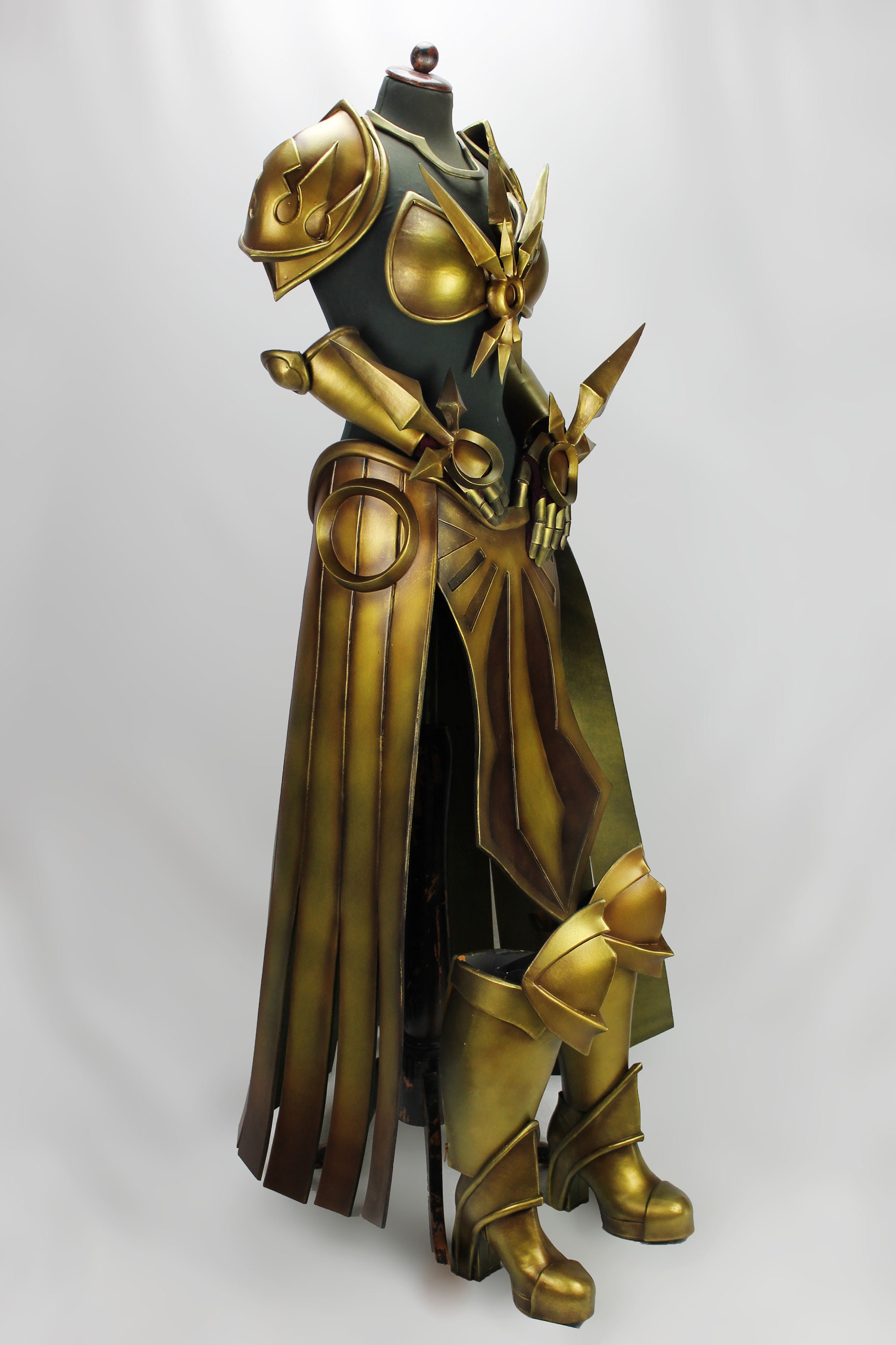 Leona Radiant Dawn Armor Pattern - Etsy