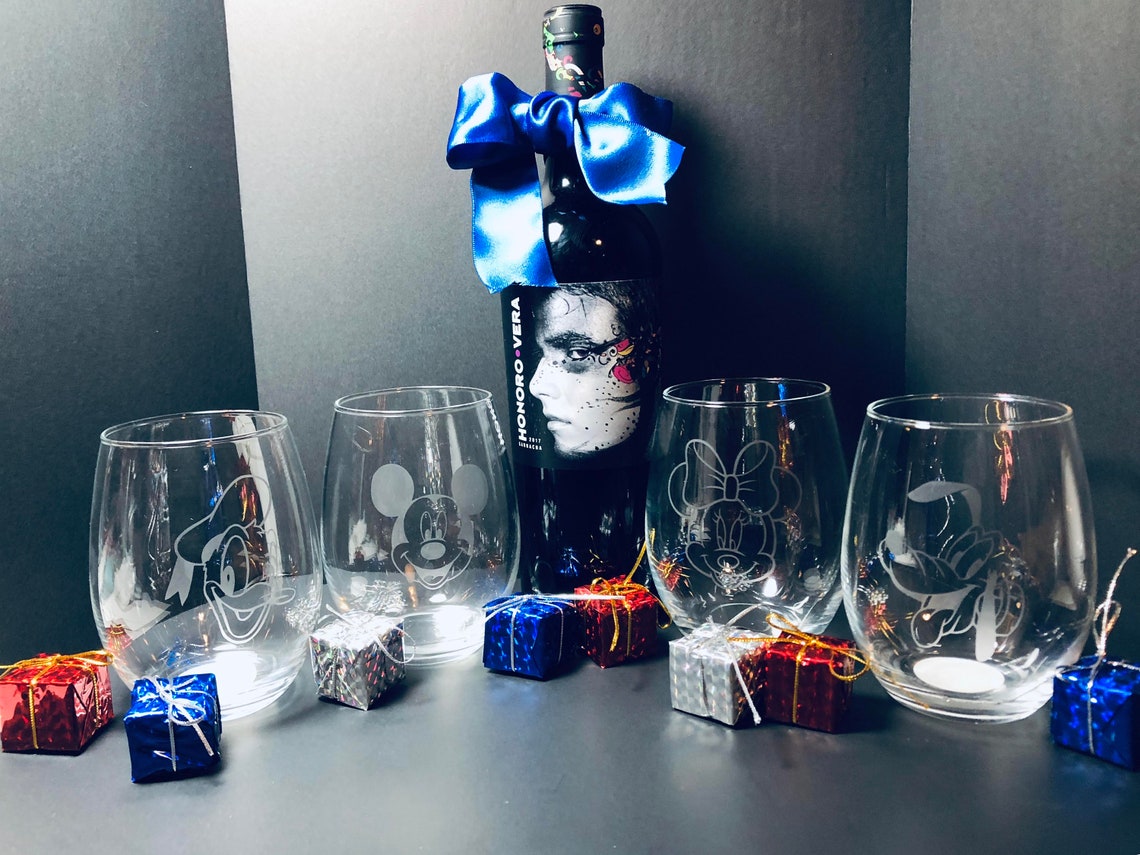 Disney Inspired Etched Glasses (set of 4) Mickey Mouse, Minnie Mouse ...