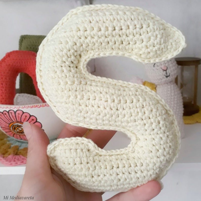 ABECEDARIO de letras a crochet completo más Ebook Un Mundo entre Letras ...