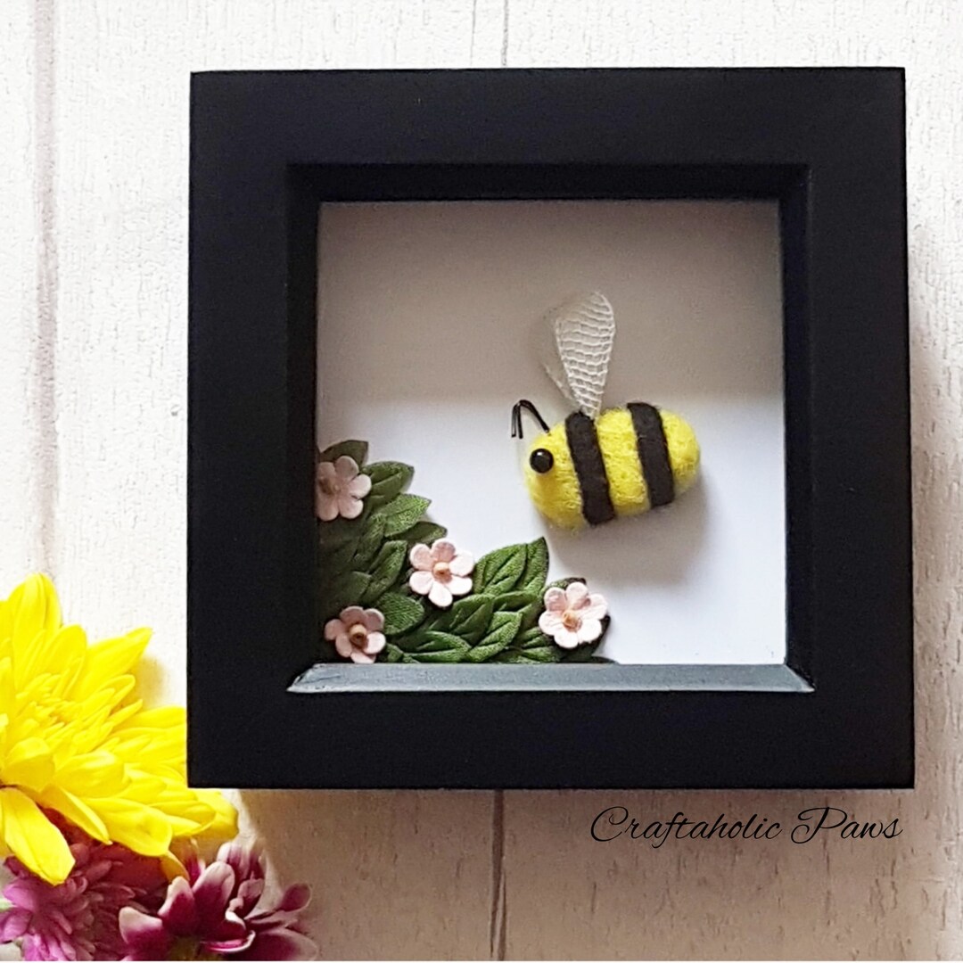 Bee Frame/ Bumble Bee Frame/ Cute Bee/ Gifts for Bee Lovers/ - Etsy