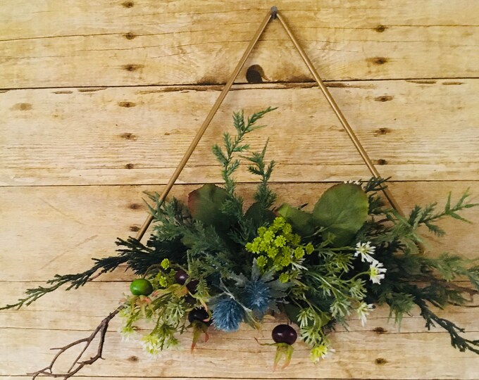 Triangle Wreath With Wildflowers, Rosehips, Twigs and Pine - Etsy