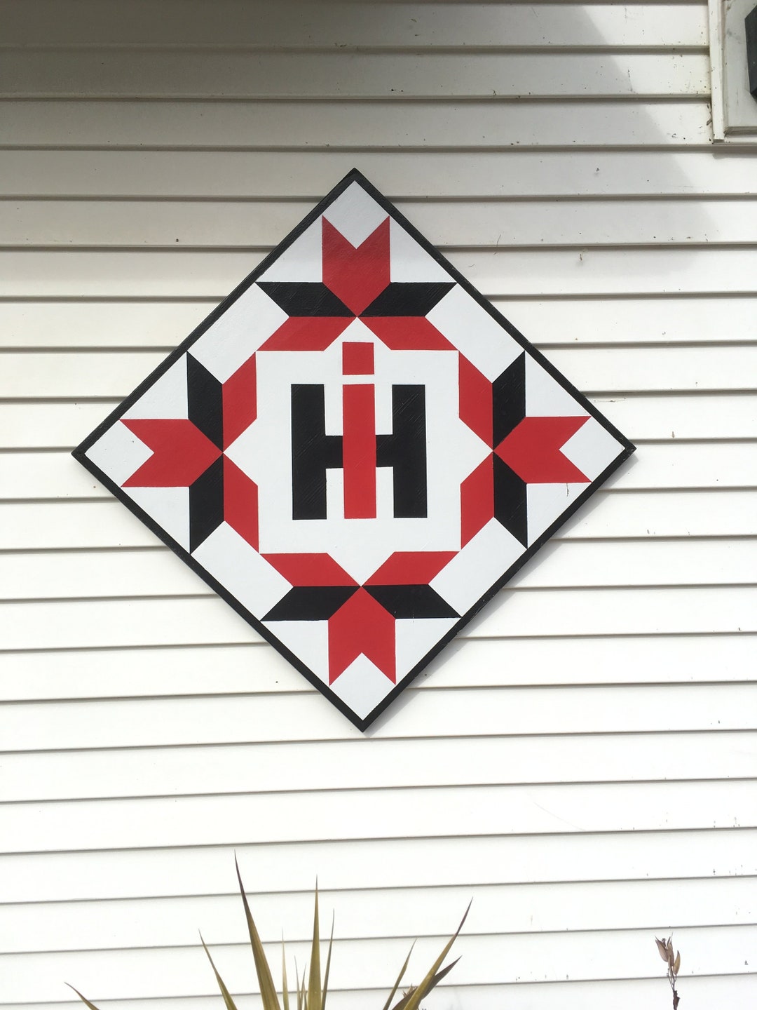 IH Barn Quilt 2'x2' - Etsy