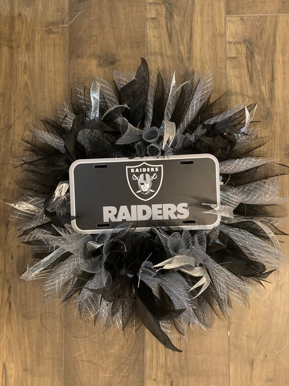 Raiders Wreath - EMSEKFLOL.COM