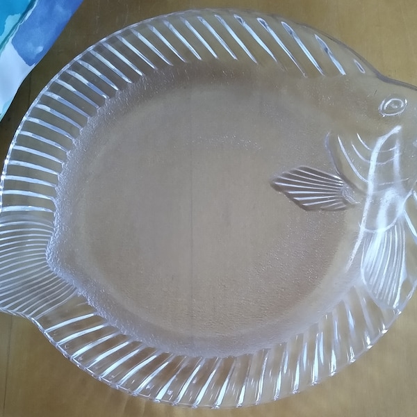 Glass Fish Plate - Etsy
