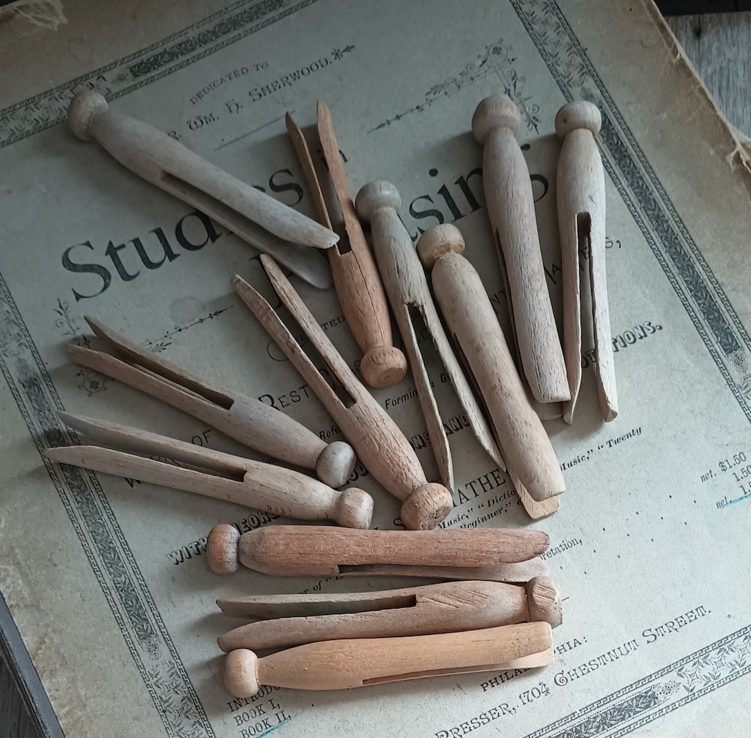 12 Vintage Wooden Peg Clothespins! - Etsy