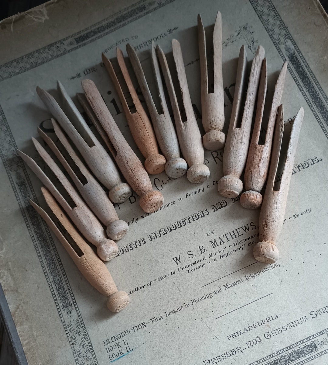 12 Vintage Wooden Peg Clothespins - Etsy