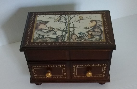 Beautiful 1970's Linden Wooden Musical Jewel Box! - Gem