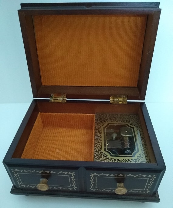 Beautiful 1970's Linden Wooden Musical Jewel Box! - Gem