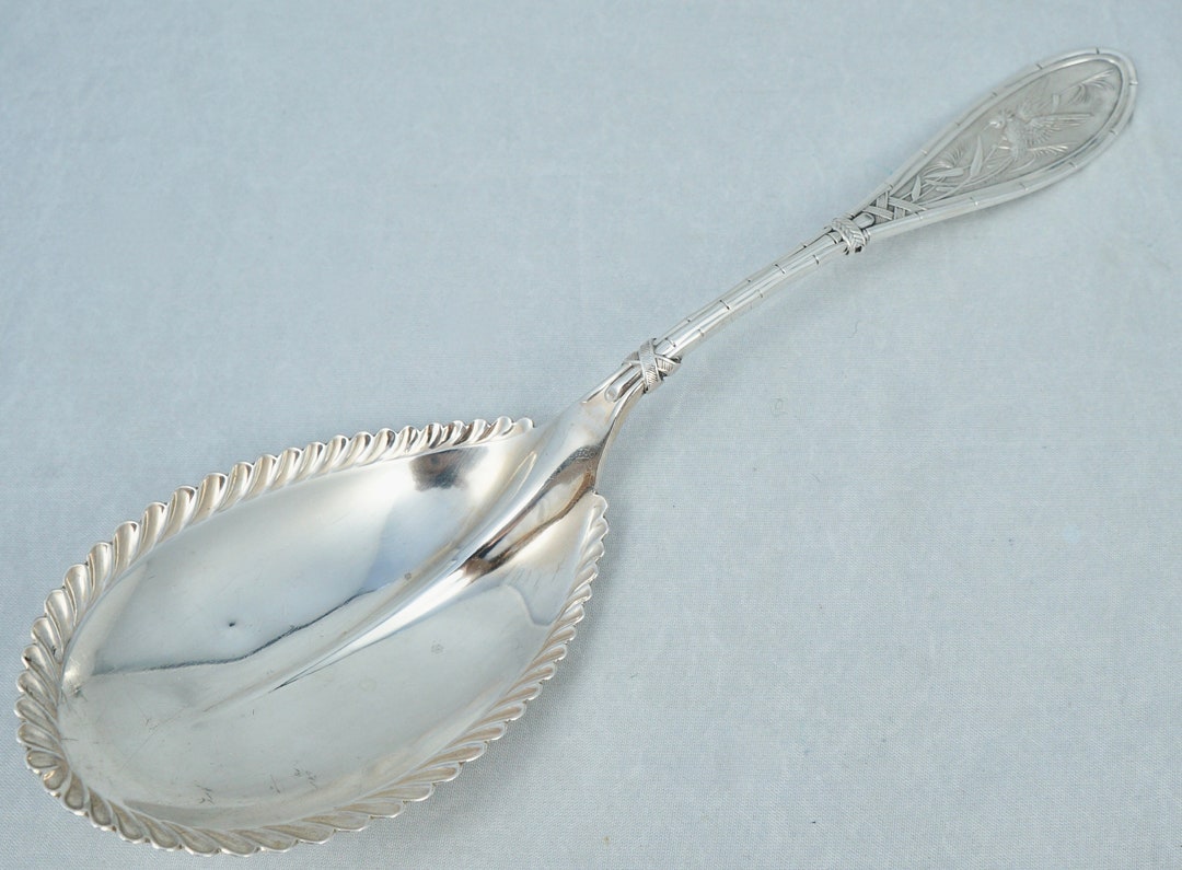 1874 Whiting Japanese Sterling Silver Scalloped Edge Berry Server Spoon ...
