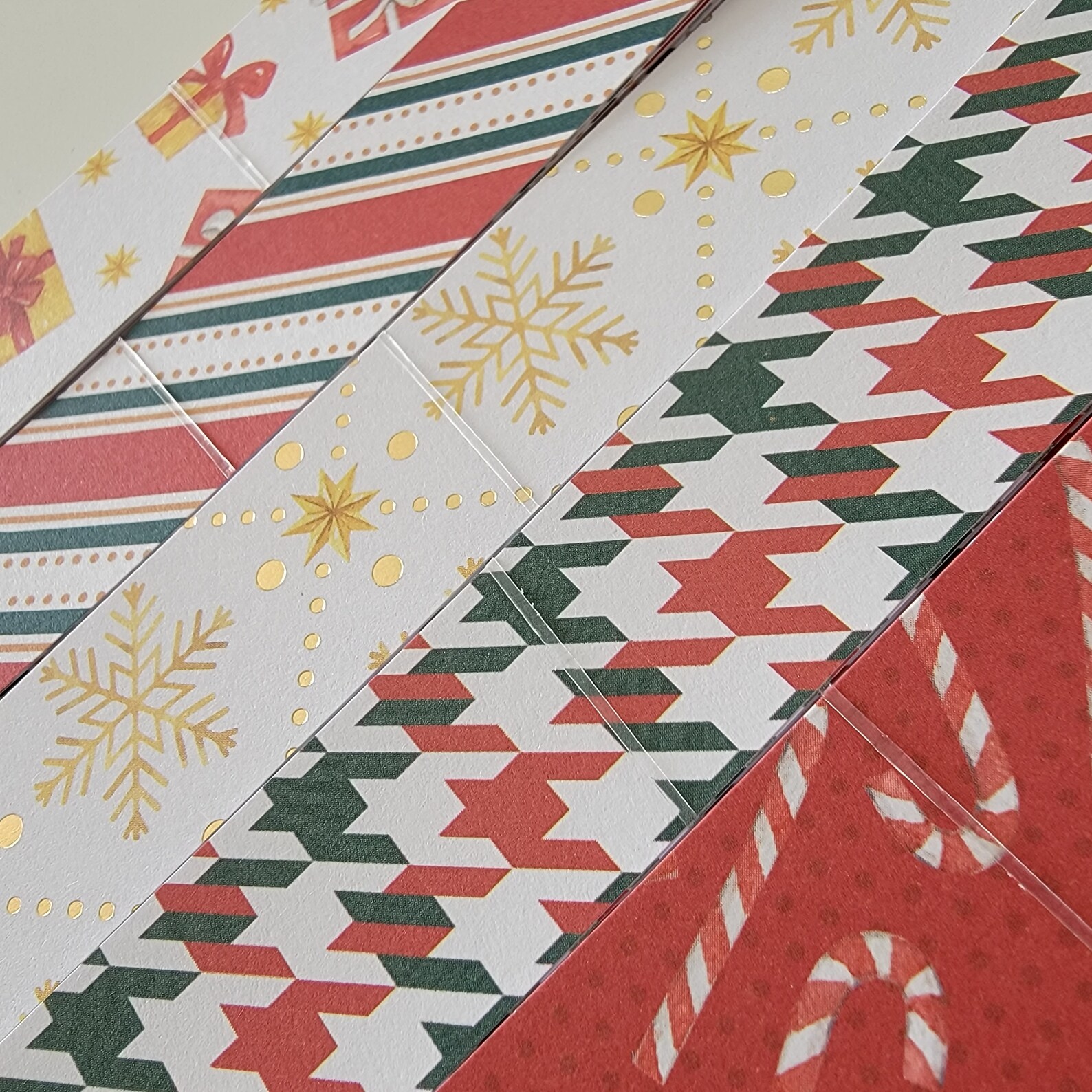 Christmas Classic - DIY Paper Chain Kits - Red Green Gold White ...