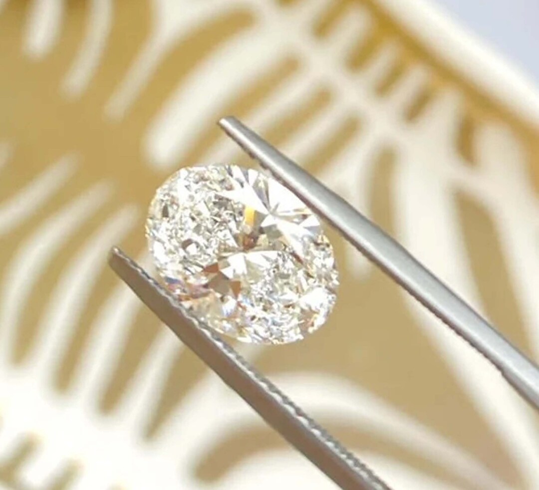White Diamond 5.2 Ct IGL Certified CVD Loose Diamond Faceted Oval Cut ...
