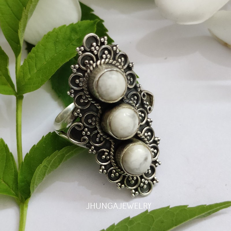 Howlite - Etsy