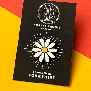 Daisy Enamel Pin Badge, a Great Gift to Brighten Anyones Day!!! - Etsy