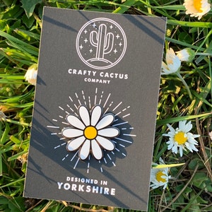 Daisy Enamel Pin Badge, a Great Gift to Brighten Anyones Day!!! - Etsy