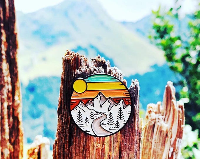 Northern Lights Enamel Pin - Etsy UK