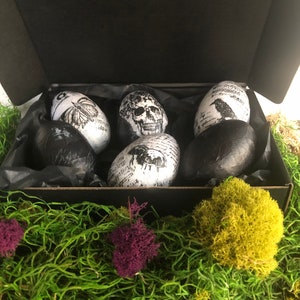 Creepy Easter | Primitive Easter | Goth Easter | Decoupaged Eggs - Etsy