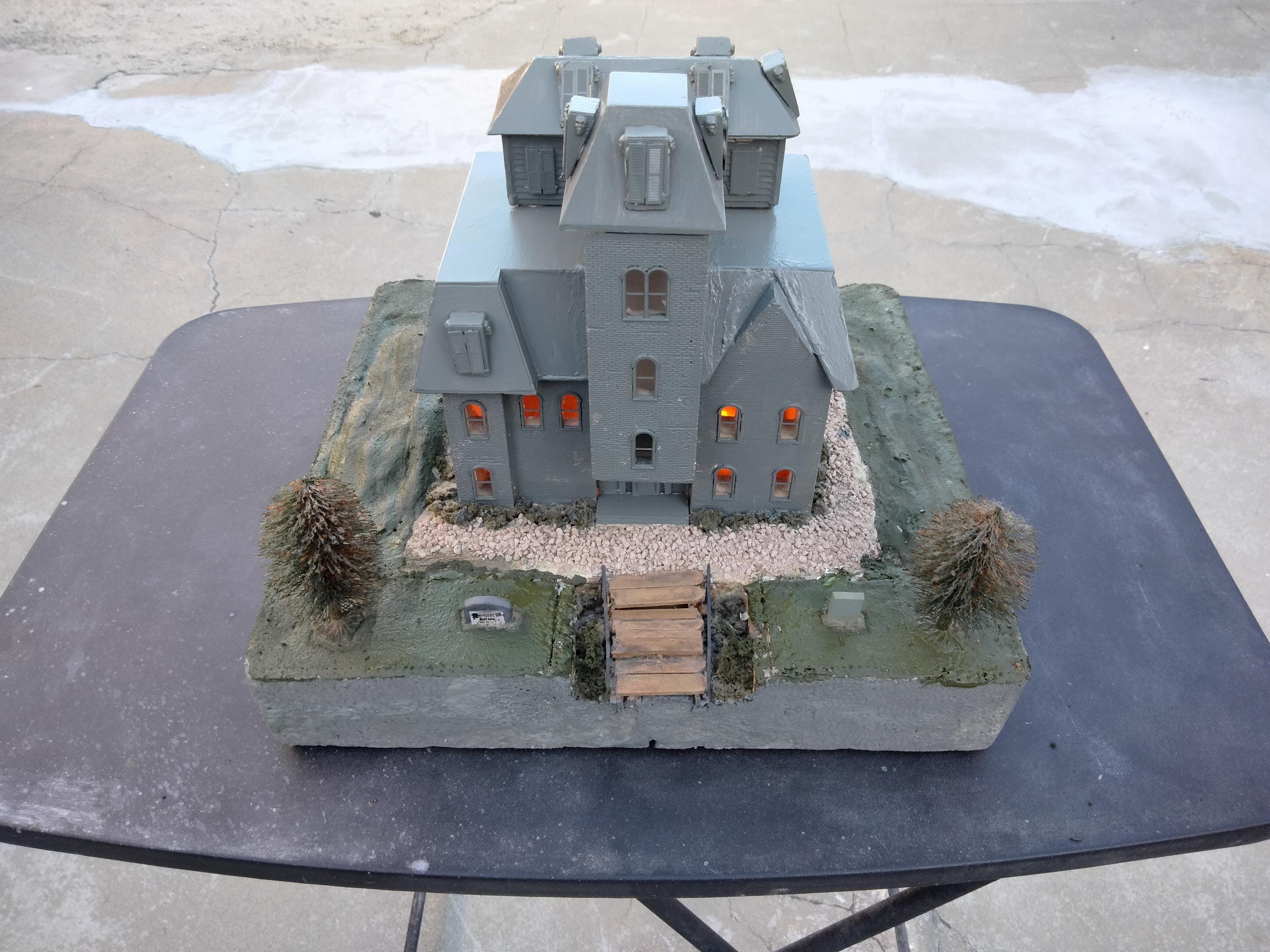 HO 1:87 Scale Model of A Funeral Home. - Etsy