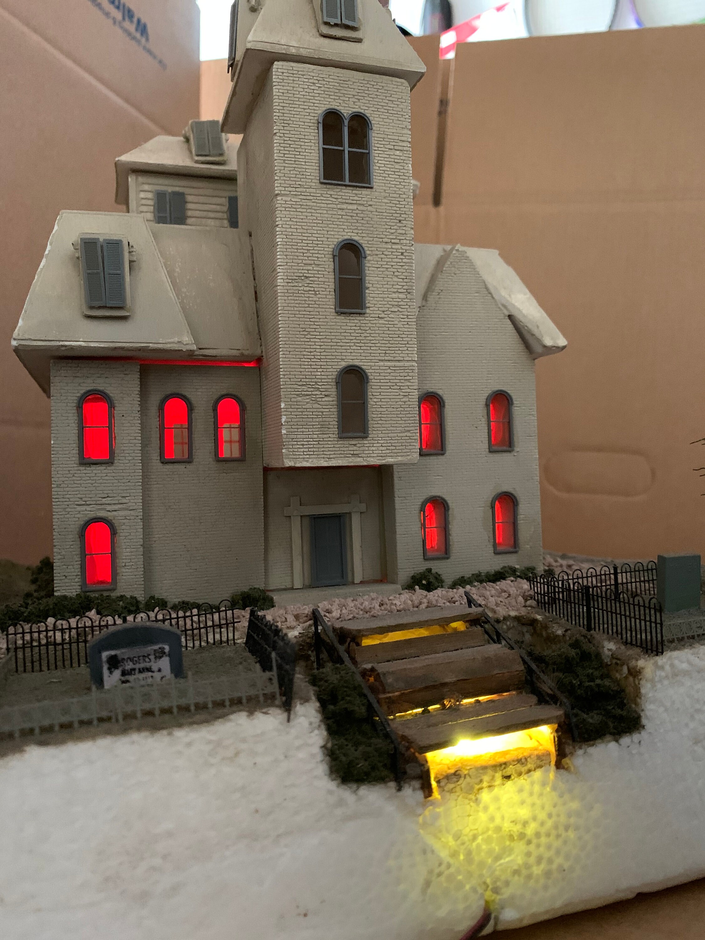 HO 1:87 Scale Model of A Funeral Home. - Etsy