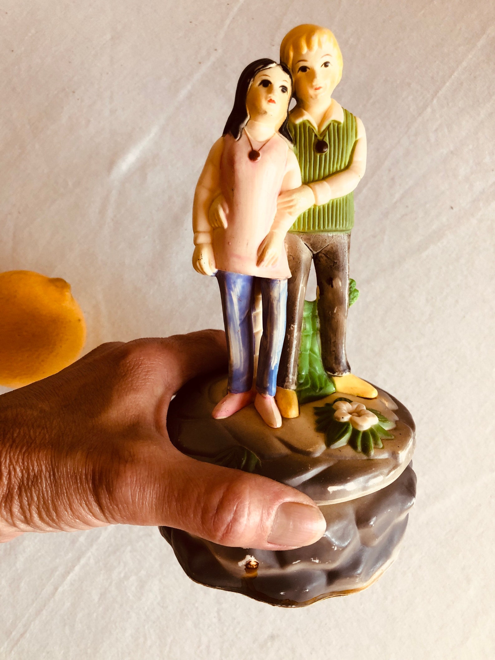 Vintage 1970s Turning Ceramic Music Box With Couple - Etsy