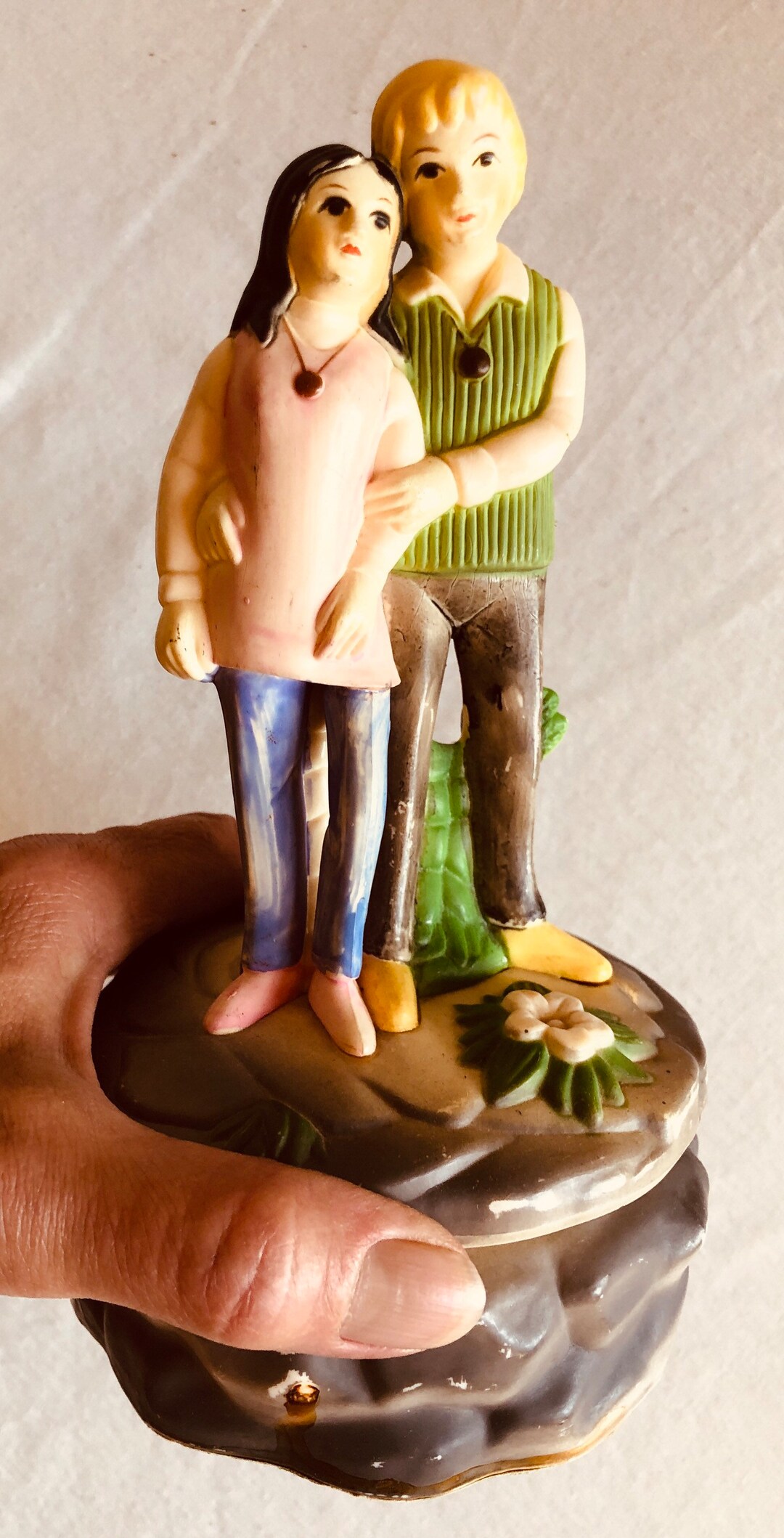 Vintage 1970s Turning Ceramic Music Box With Couple - Etsy
