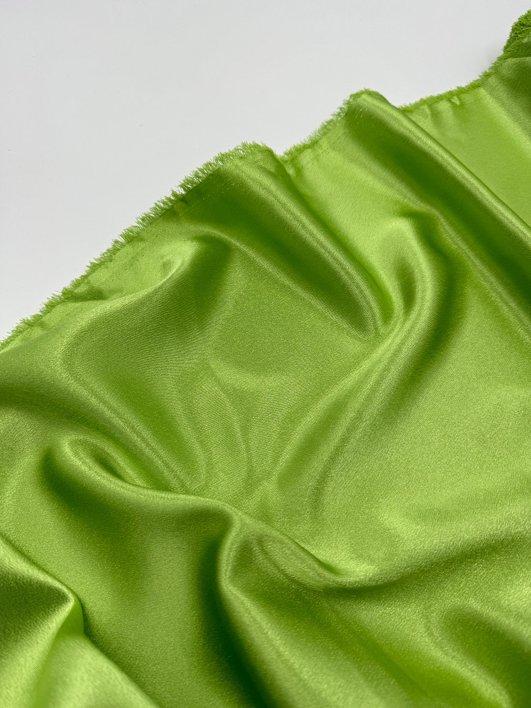 1 Mtr Shiny Apple Green Quality Crepe Back Satin Fabric,bridal,deco ...