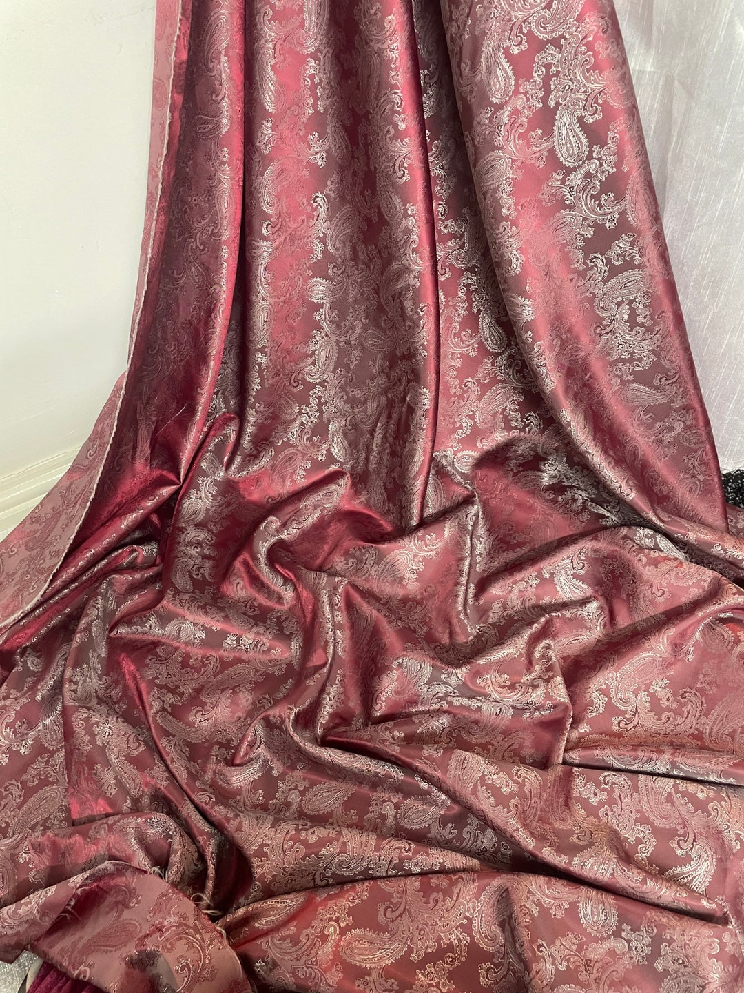 1 Mtr Two Tone Dusty Red Paisley Jacquard,lining,jacket Lining Dress ...