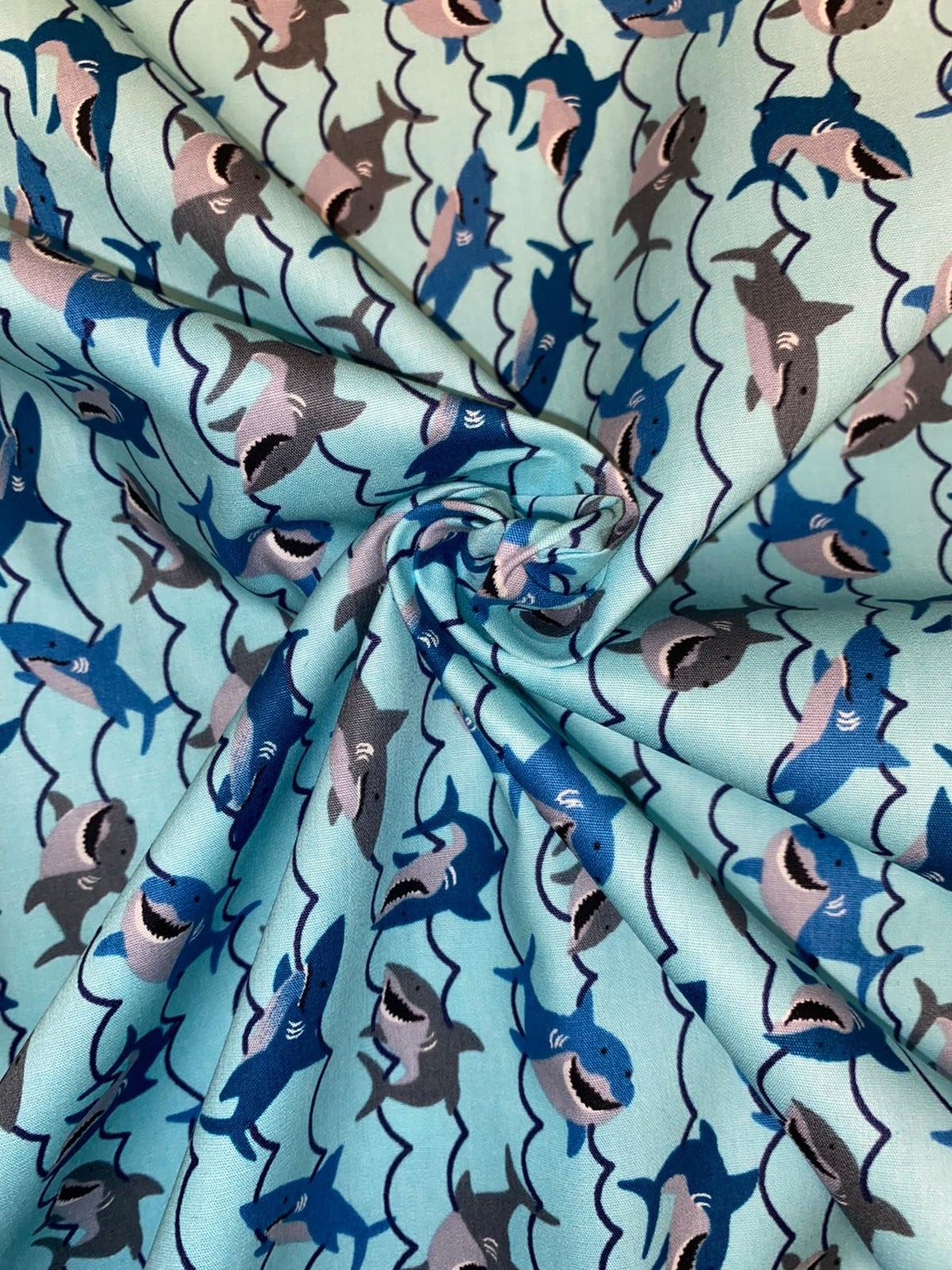1 mtr azul océano tiburón impresión 100% algodón tela... | Etsy