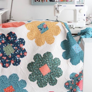 Daisy Quilt Pattern-5 Sizes-designer Allison Harris-clover & Dot ...