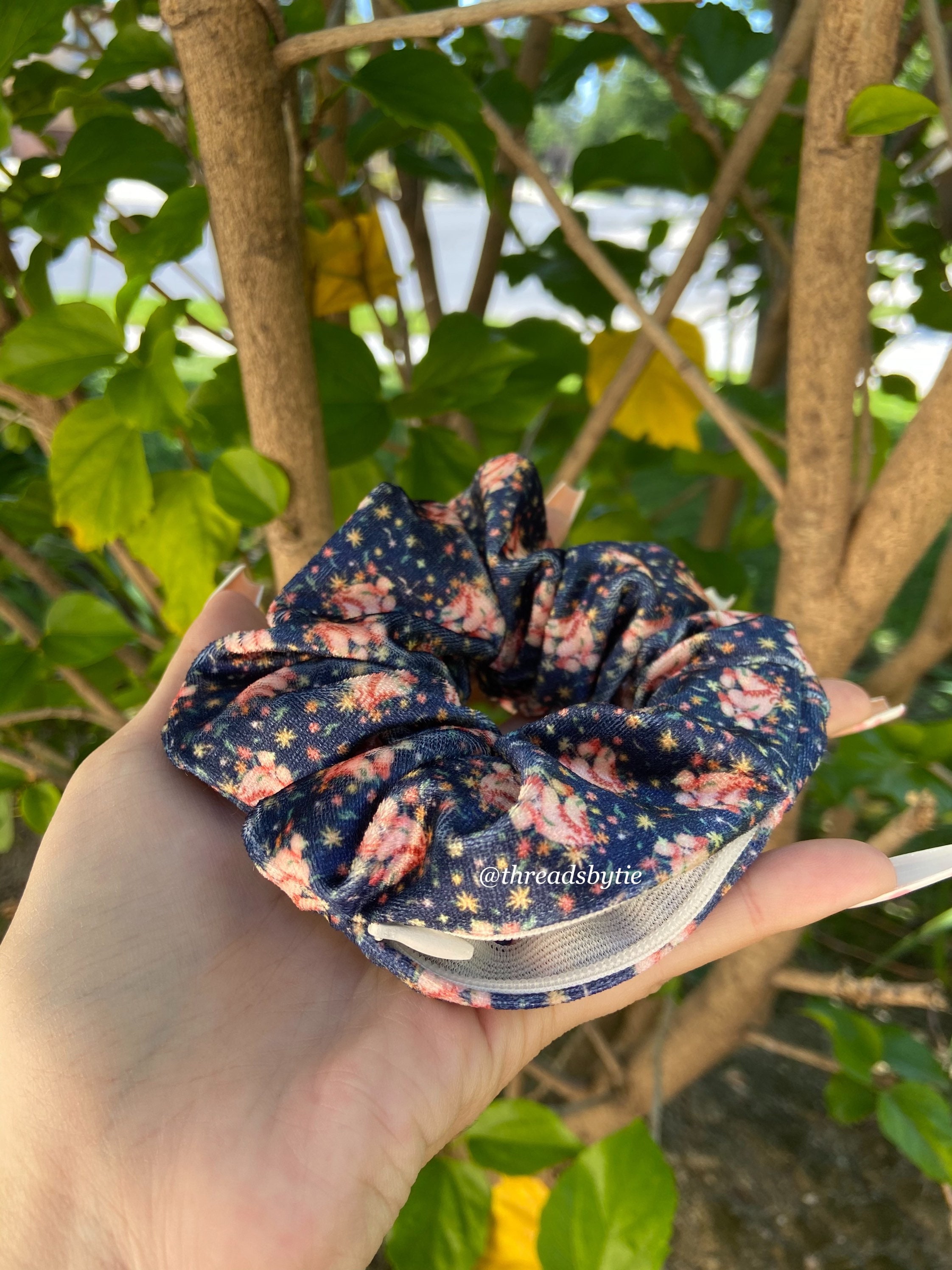 Floral Roller Skate Zipper Scrunchie | Etsy