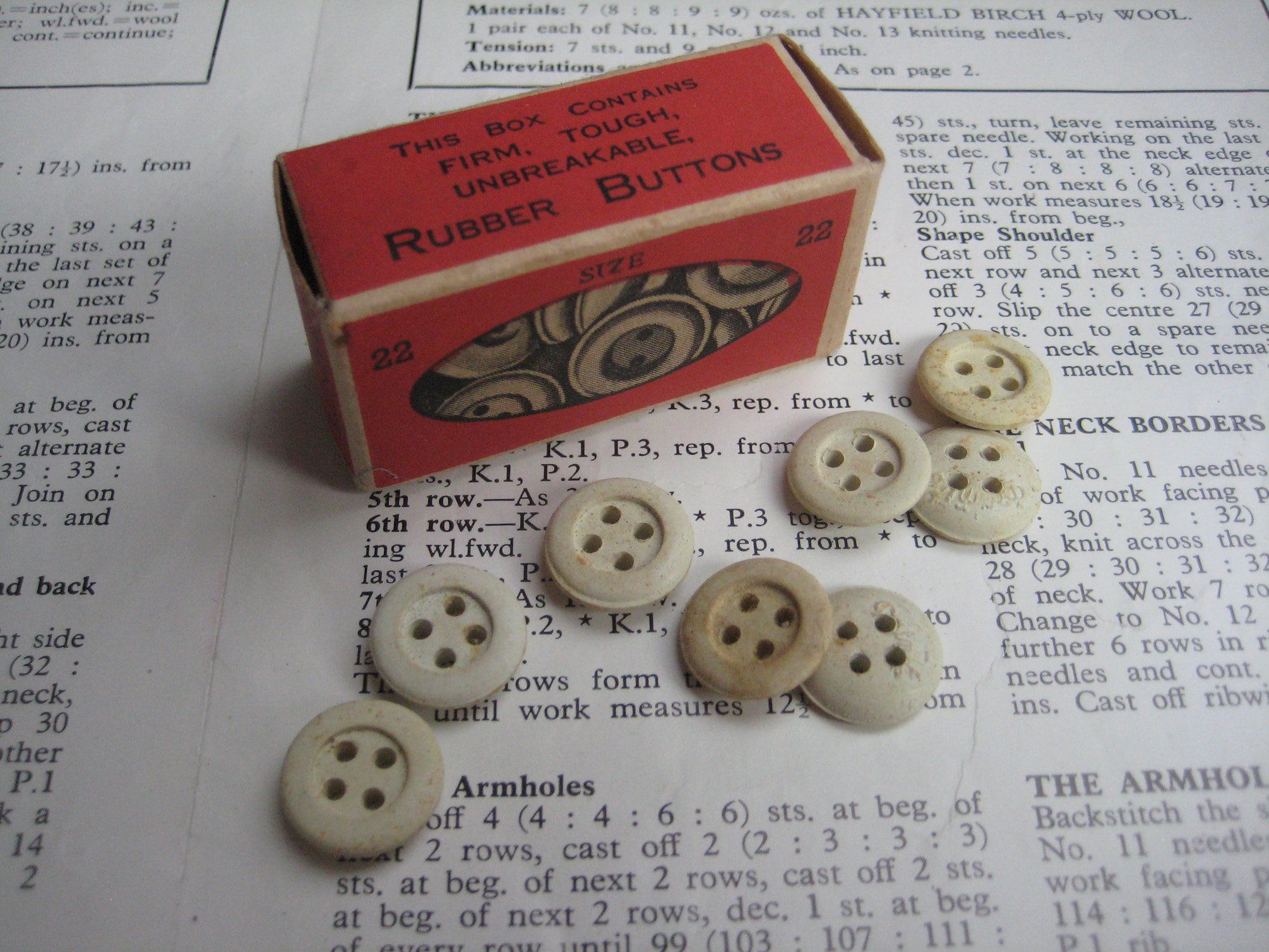 1930's Rubber Buttons in Box 8 15mm Buttons in Original Box 1930's ...