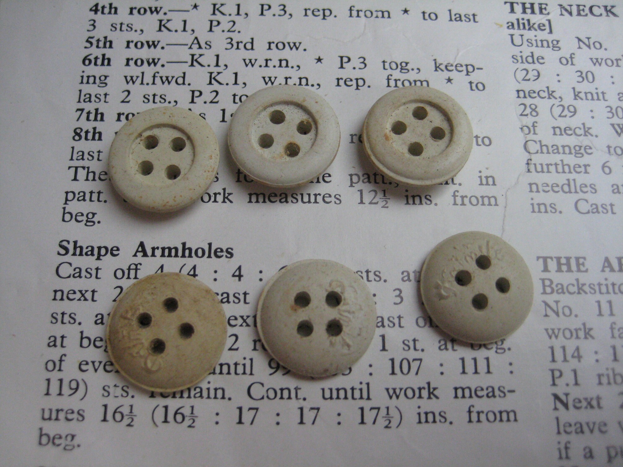 1930's Rubber Buttons in Box 8 15mm Buttons in Original Box 1930's ...