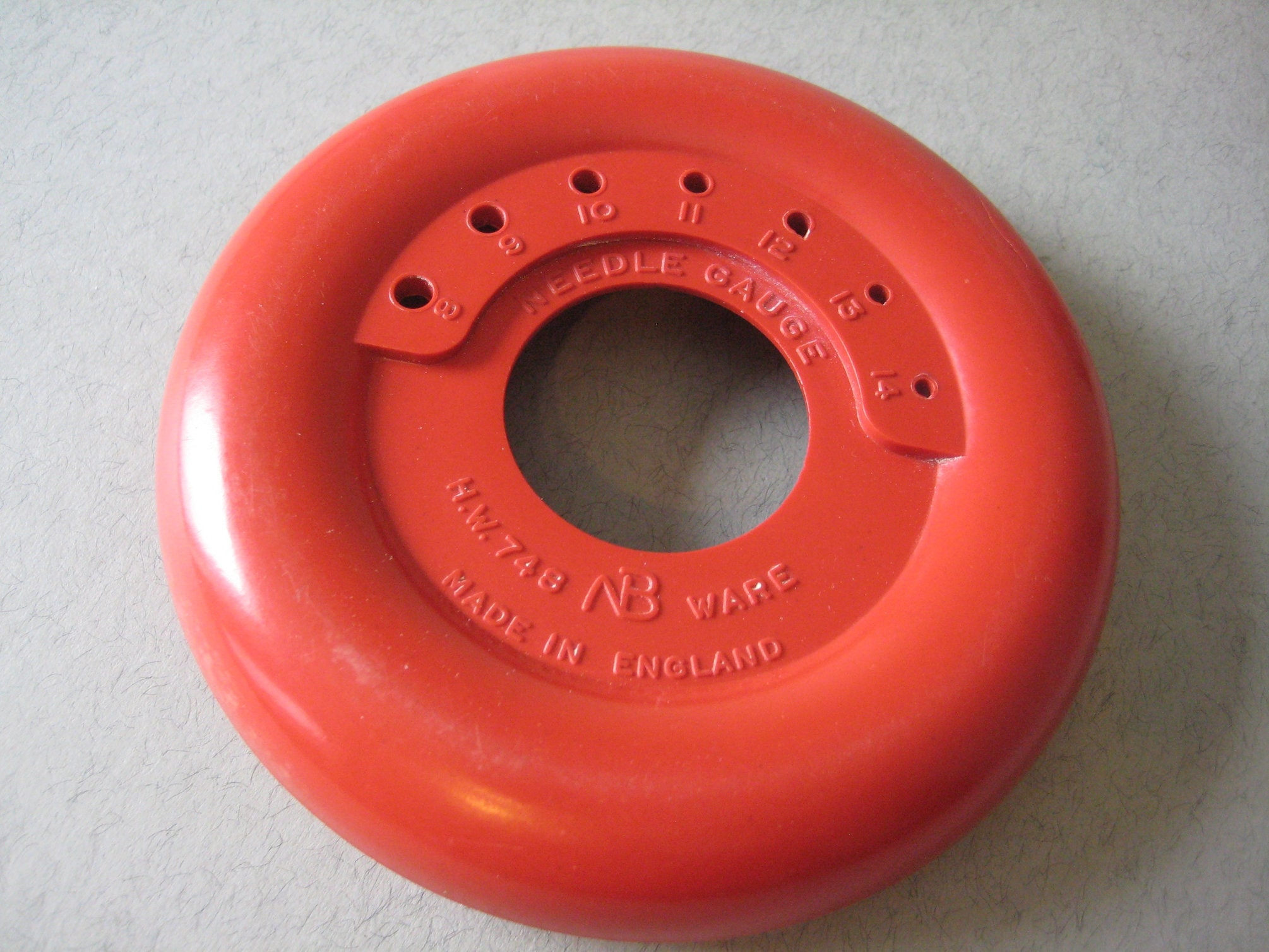 1950's Beehive Shaped Knitting Wool or Yarn Holder Red Colour Beehive ...