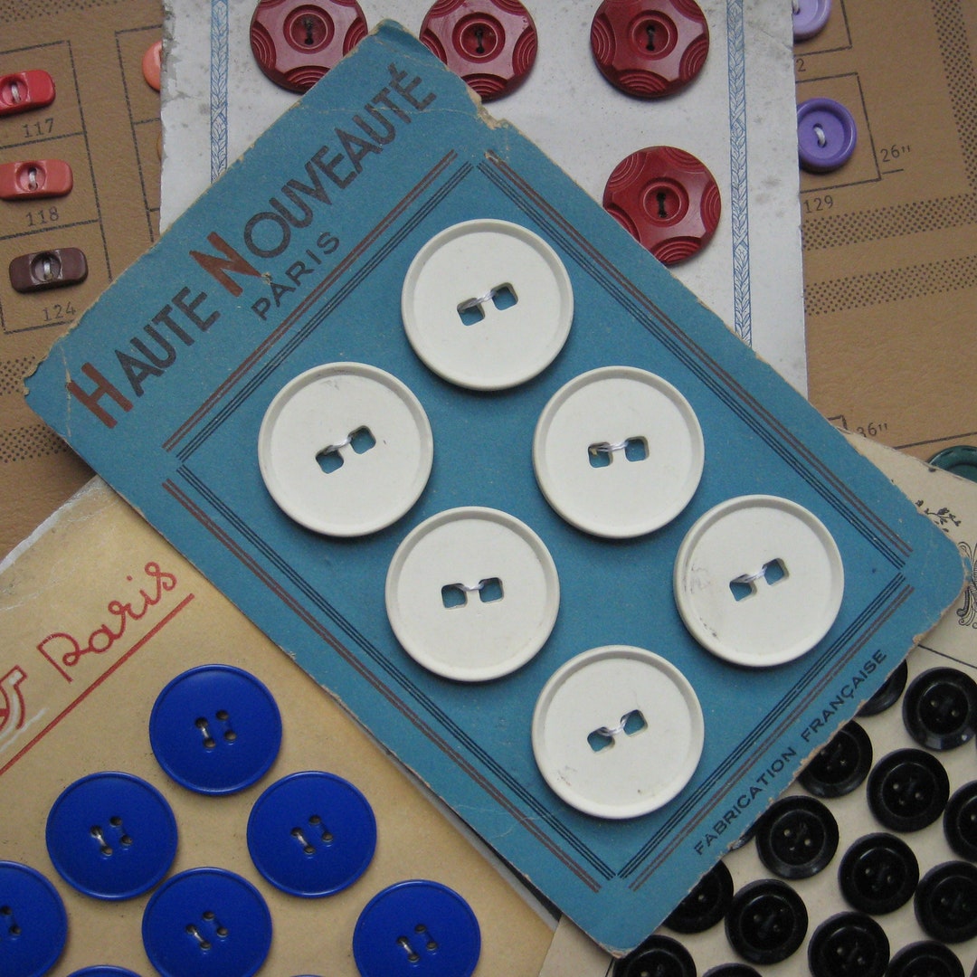 6 French 1940's White Buttons on Original Card Haute Nouveauté, Paris ...