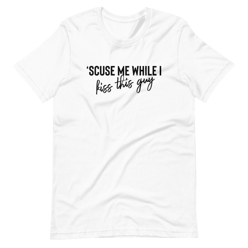 Scuse Me While I Kiss This Guy Short-sleeve Gift for Music Lover Purple ...