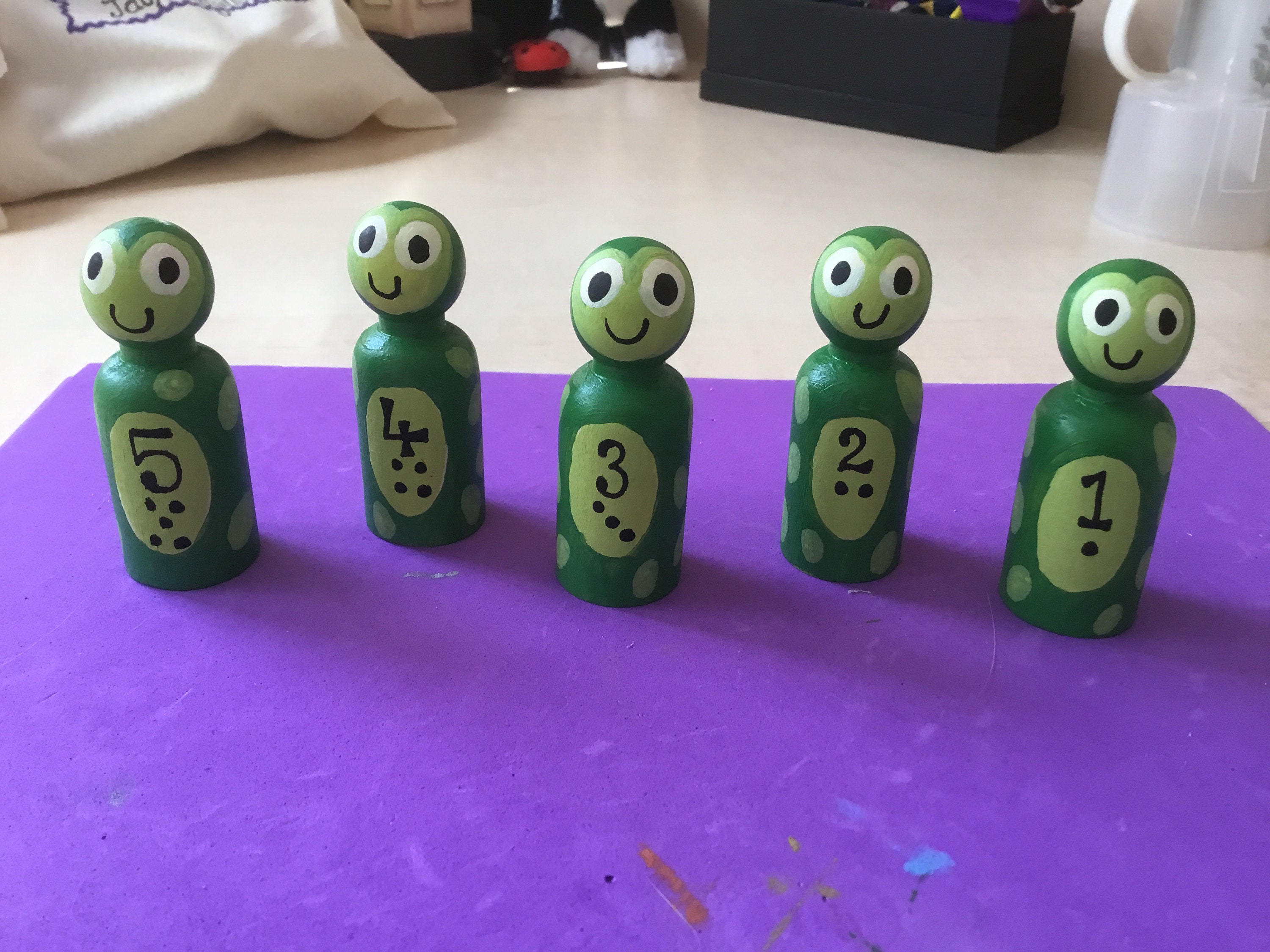 5 Speckled Frogs Song Props - Etsy