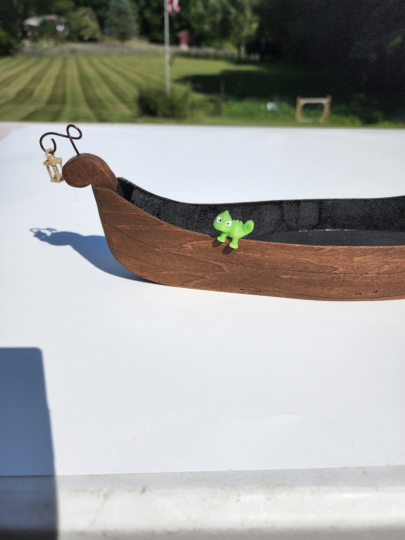 Large Tangled-themed Boat Centerpieces - Etsy