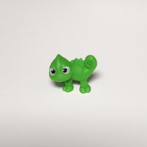 Pascal **now Available in Different Sizes**, Rapunzel's Sidekick for ...