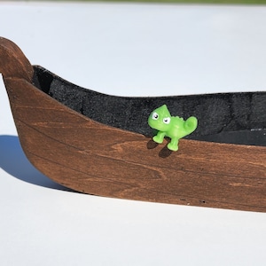 Pascal **now Available in Different Sizes**, Rapunzel's Sidekick for ...