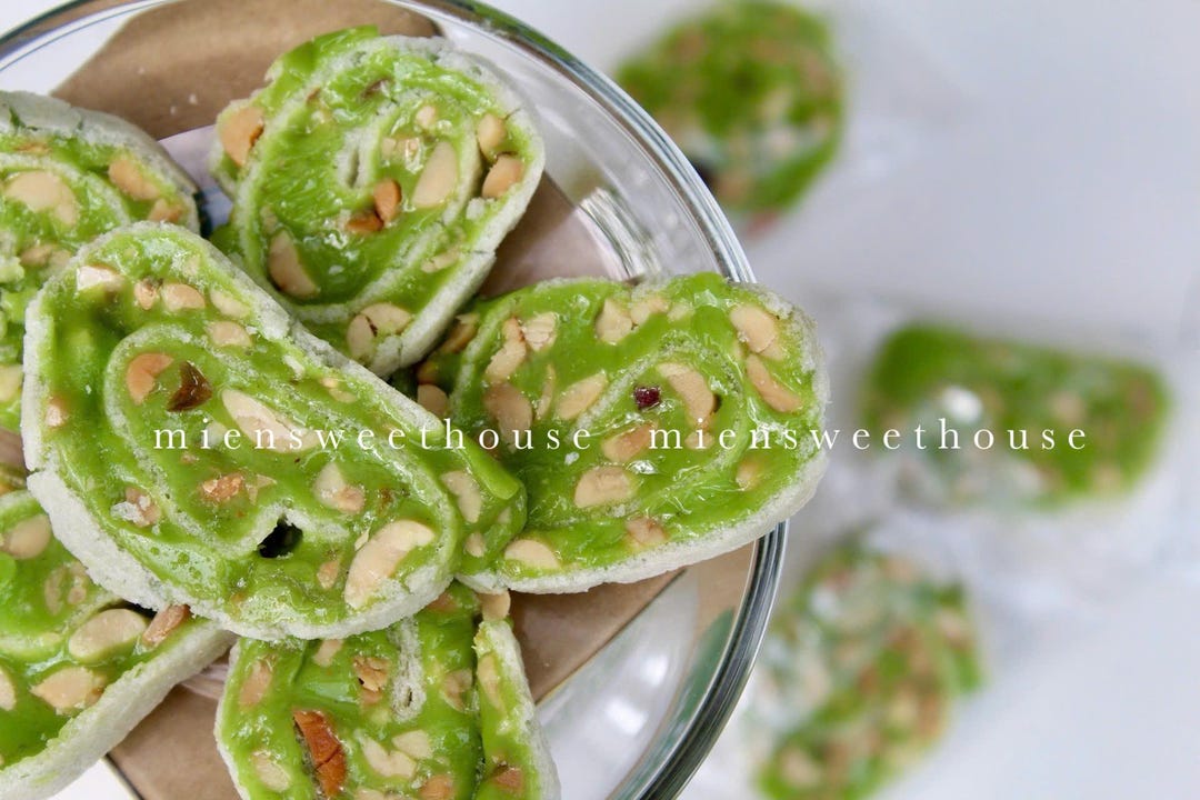 Buy Kẹo Dừa Nướng Đậu Phộng Bến Tre - Toasted Coconut Candy With Pandan ...