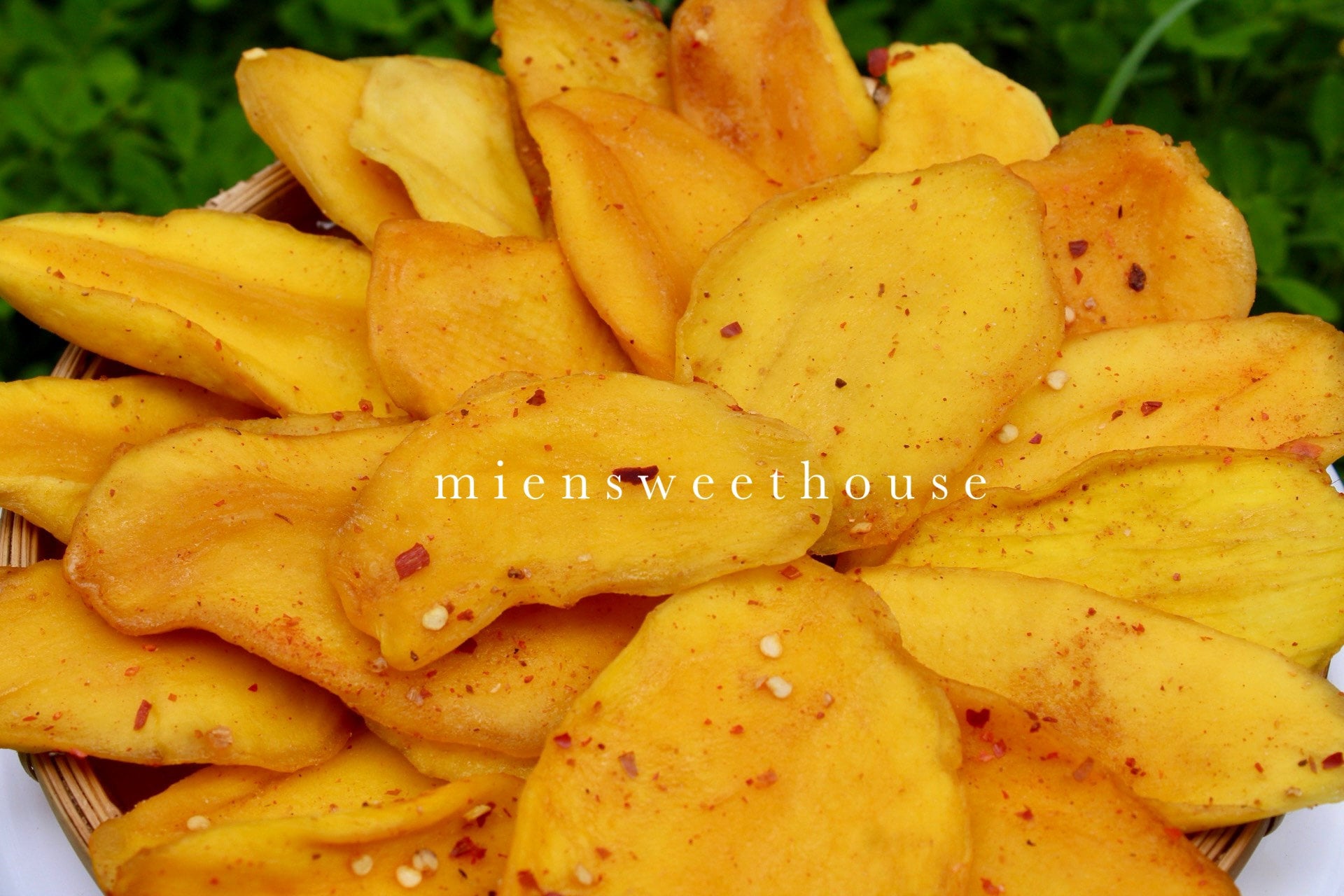 Vietnam Dried Mango, Xoài Sấy Dẻo Muối ớt: Chili Salt, Sweet & Spicy ...