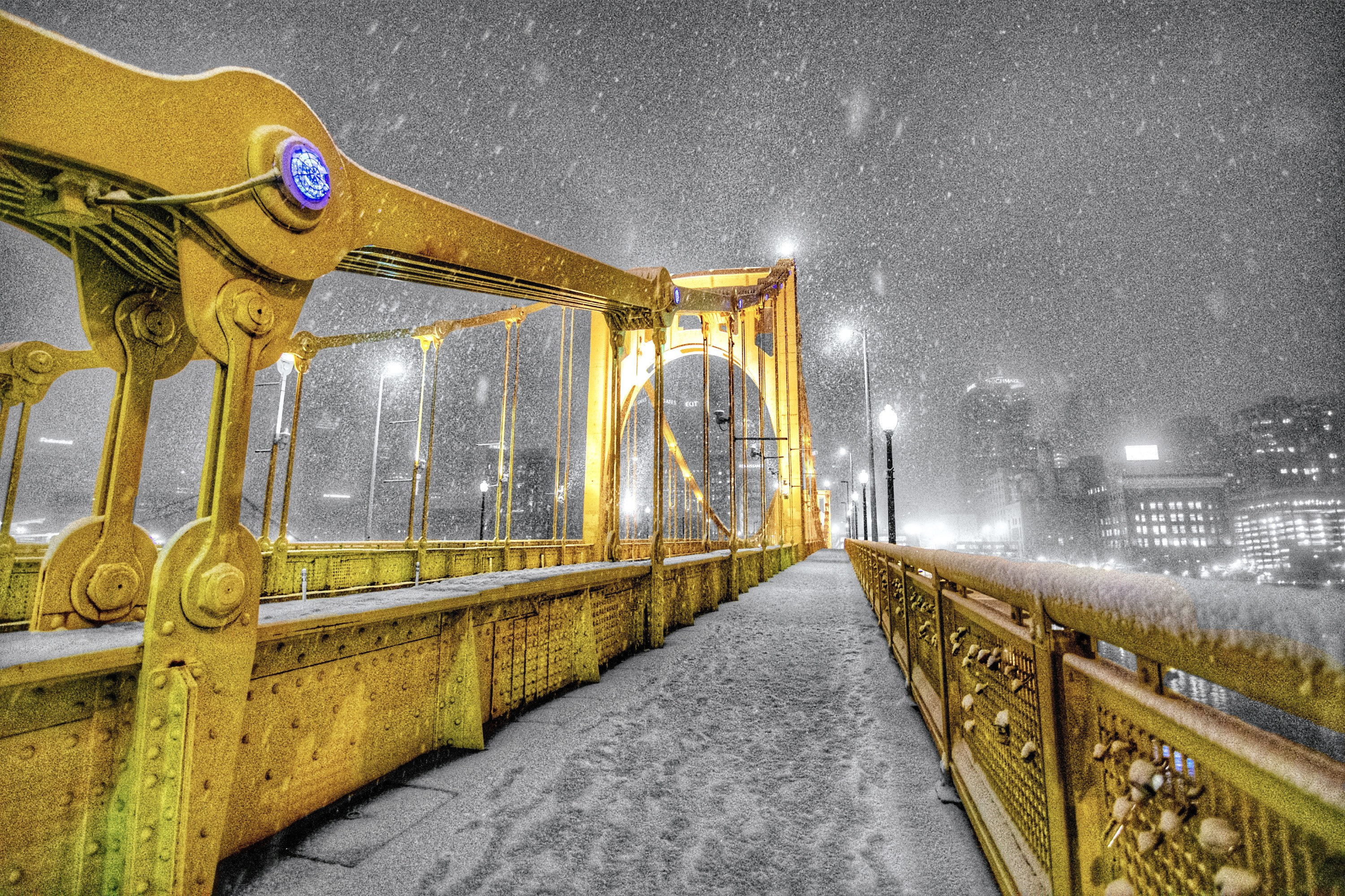 Puente Roberto Clemente De Noche 296 Roberto Clemente Bridge Stock