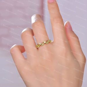 Peridot Wedding Band,art Deco Garnet Stack Band,august Birthstone ...