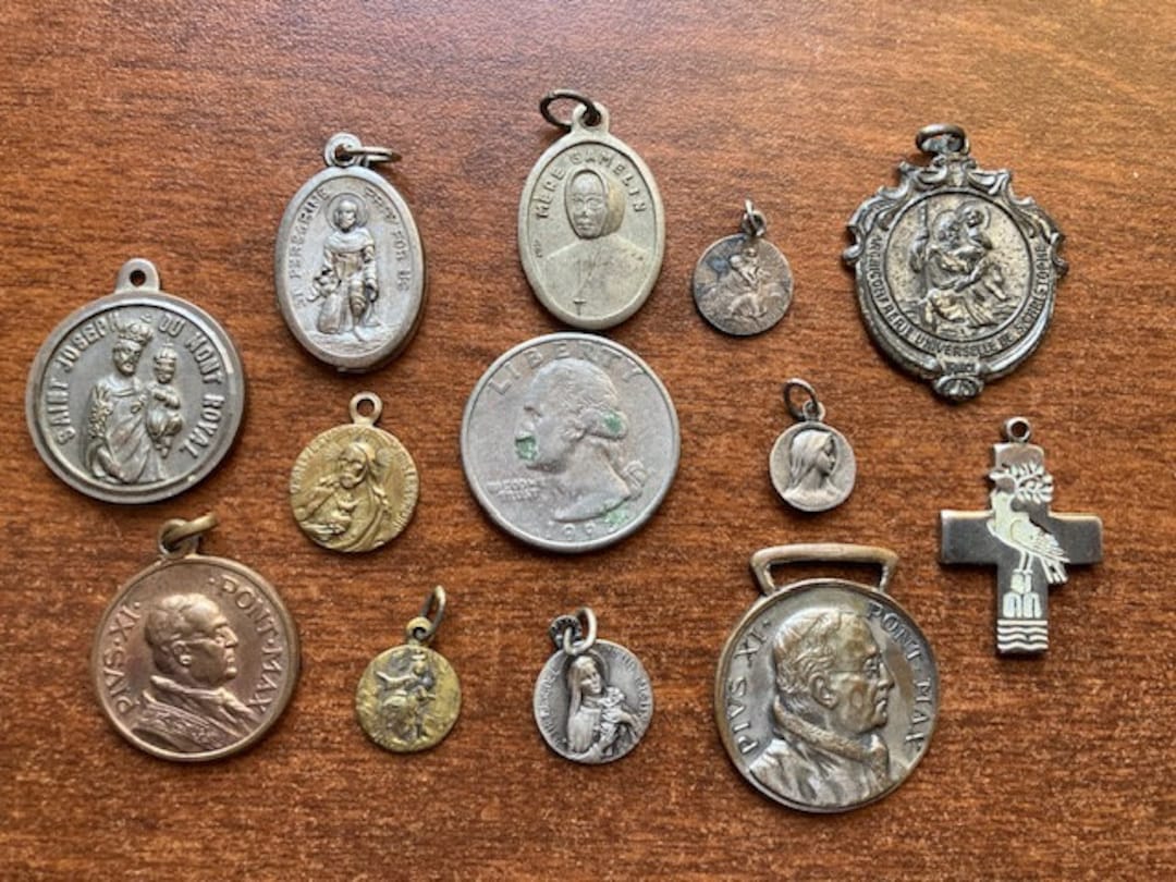 Vintage Lot of 12 Religious Medals, 12 Catholic Medals - Etsy